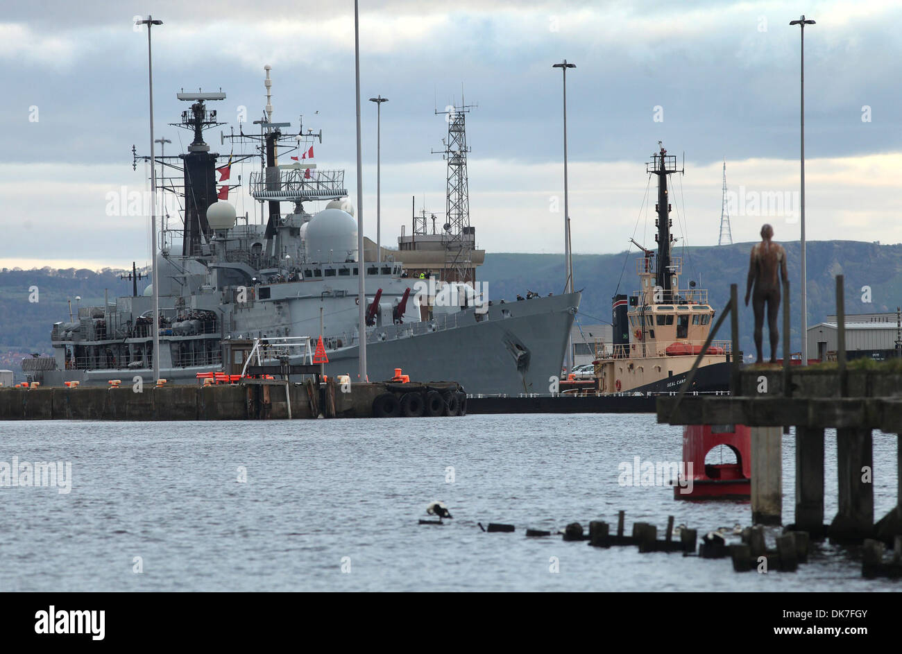HMS Edinburgh arrives for her final ever visit to her namesake city, as ...