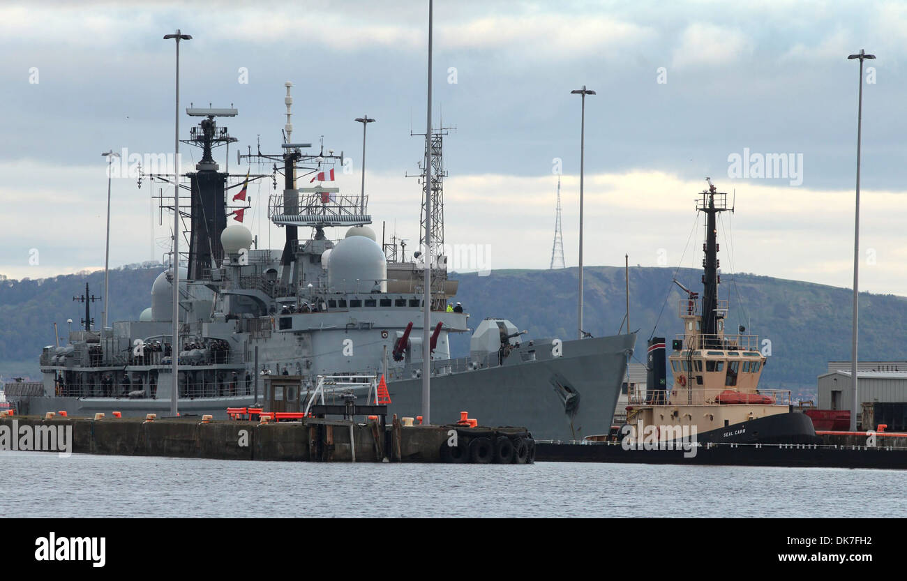 HMS Edinburgh arrives for her final ever visit to her namesake city, as ...