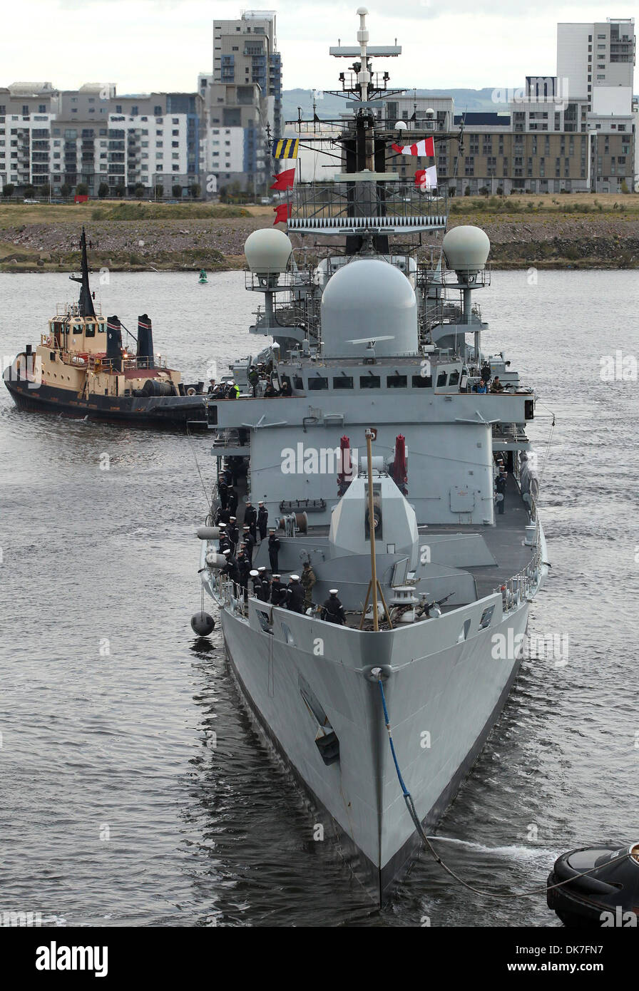 HMS Edinburgh arrives for her final ever visit to her namesake city, as ...