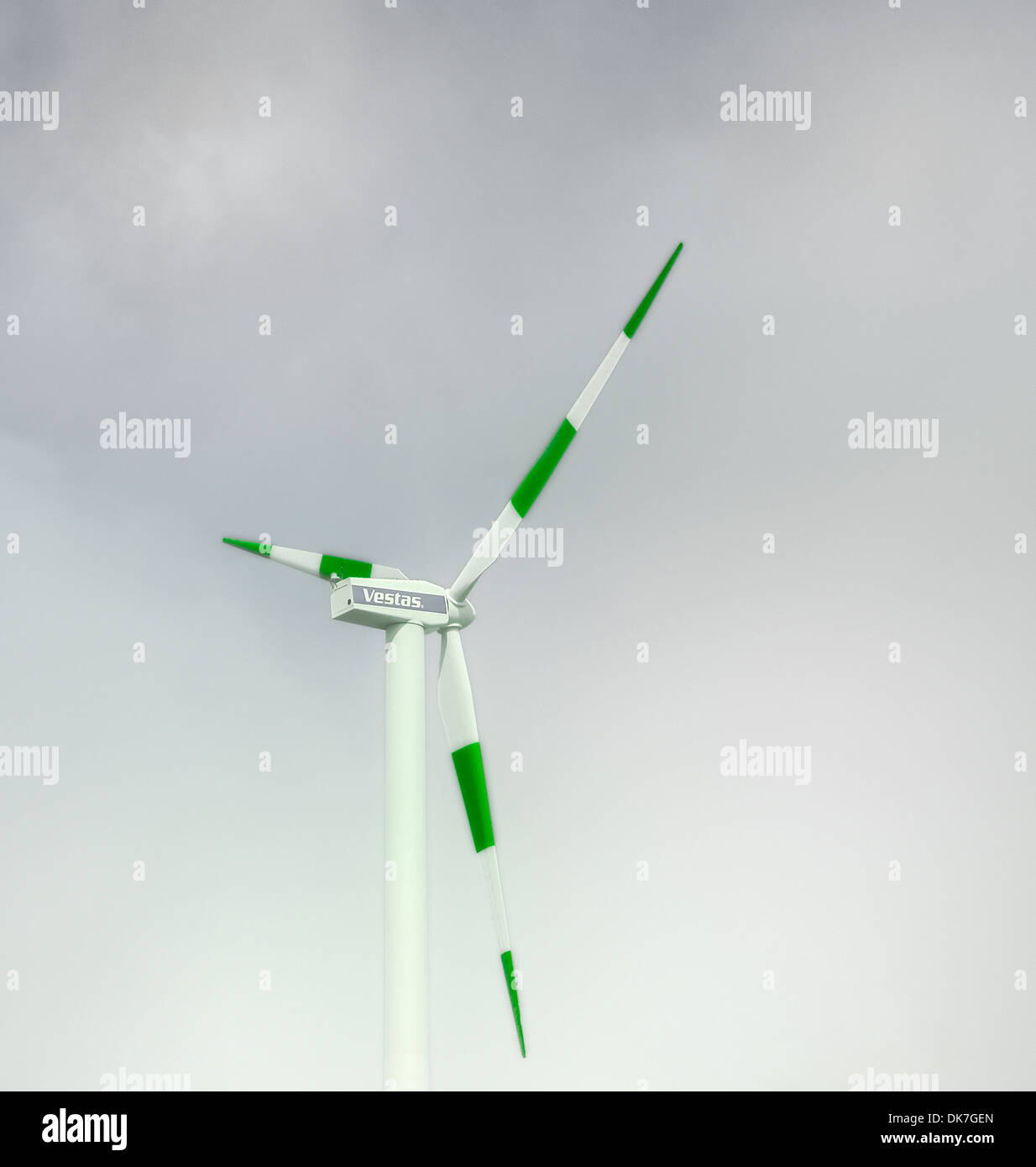 Kinetic machine hi-res stock photography and images - Alamy