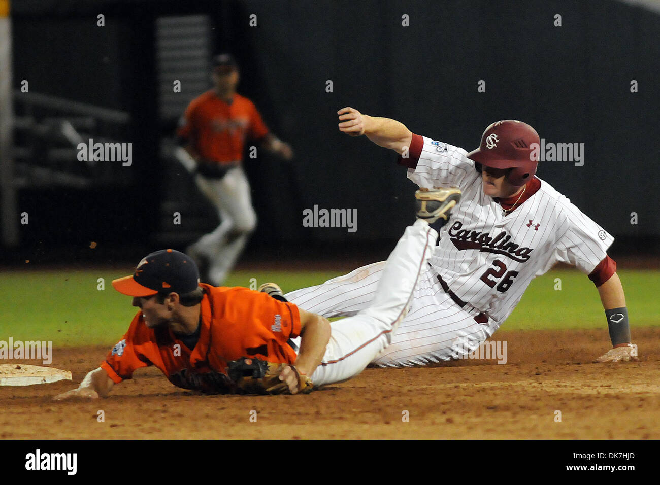 June 24, 2011 - Omaha, Nebraska, U.S - Pinch runner Adam Matthews (26 ...