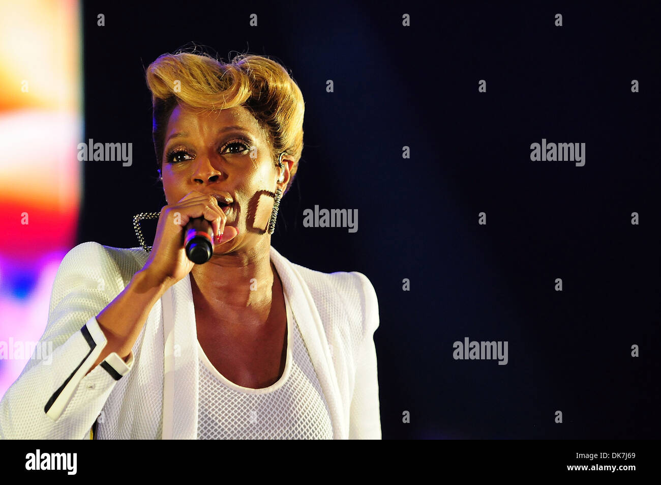 Mary J Blige performs during 7th Annual Jazz In Gardens at Sunlife ...