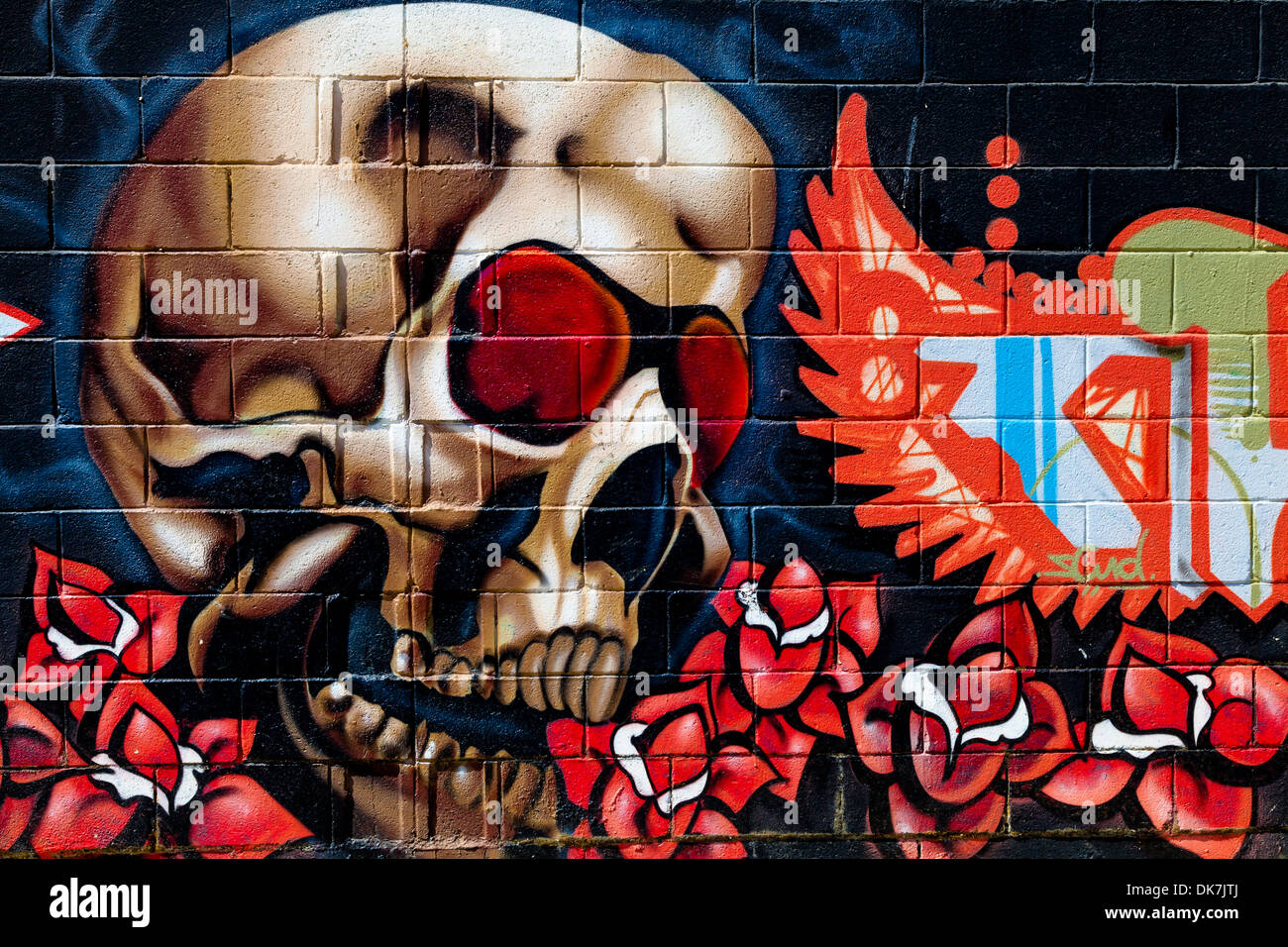 urban scene graffiti Skull artwork drawing ghetto Stock Photo - Alamy