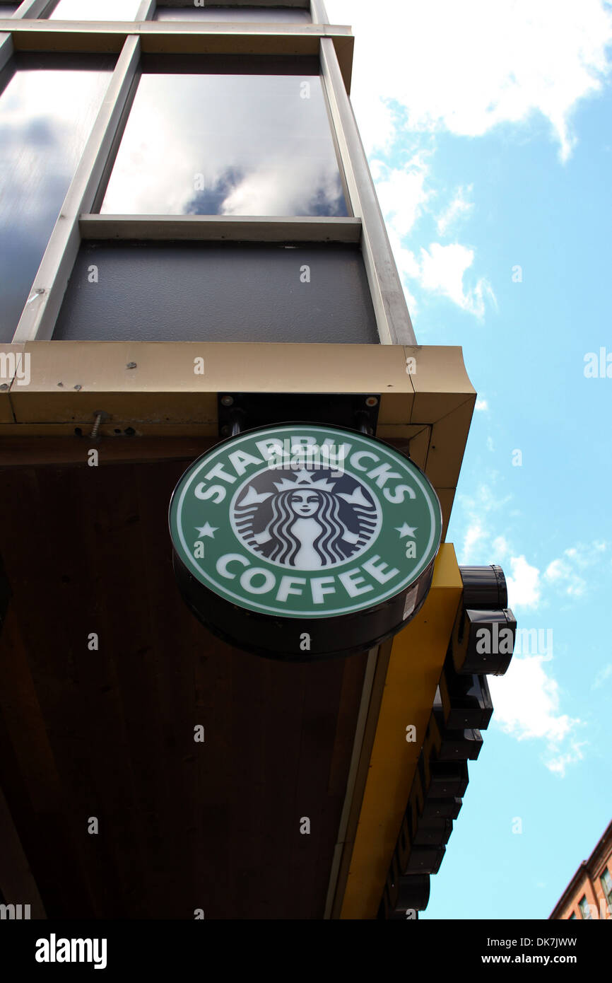Waterfront starbucks hi-res stock photography and images - Alamy