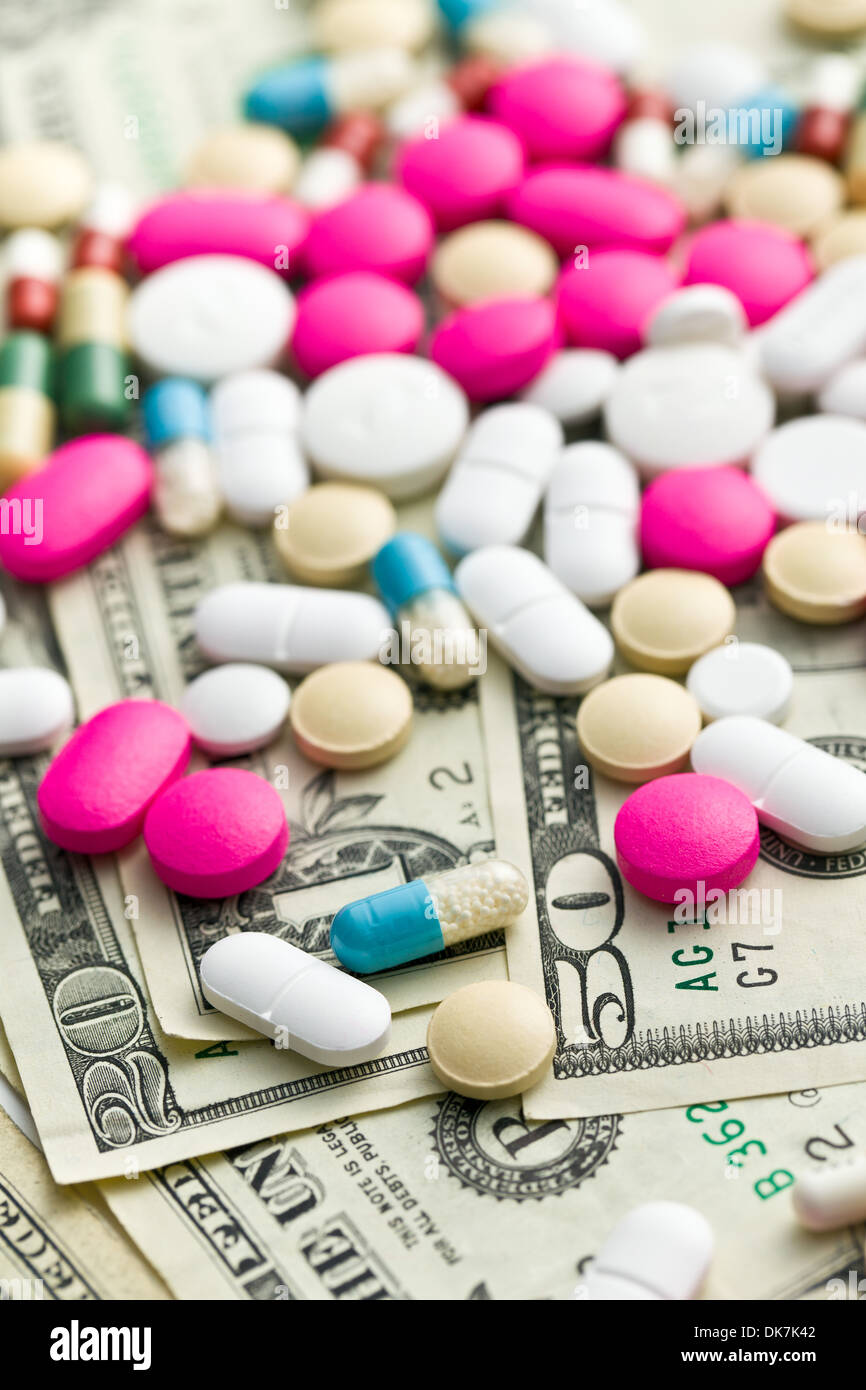 Pill dollar hi-res stock photography and images - Alamy