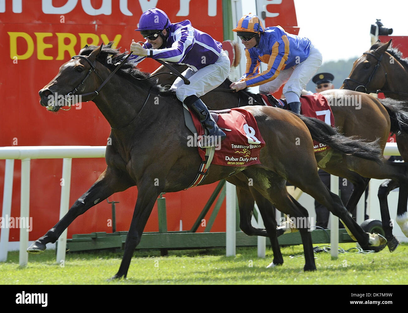 Group of 8 year olds hi-res stock photography and images - Alamy