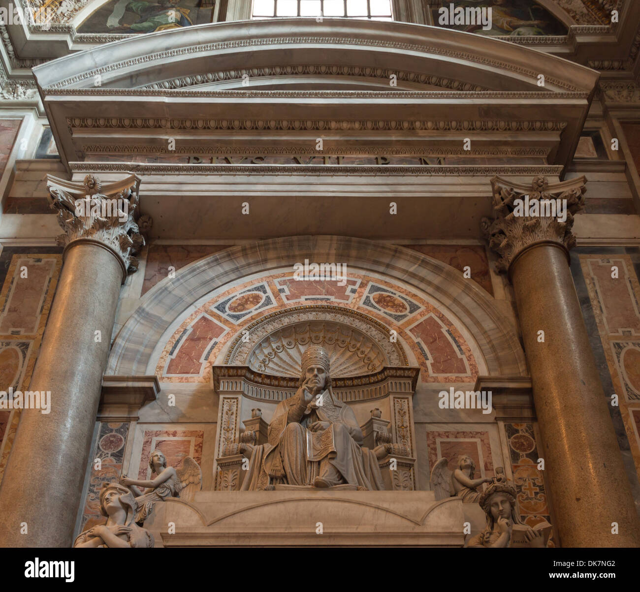 monument to pope Pius VII, Saint Peter's Basilica, Vatican City Stock ...