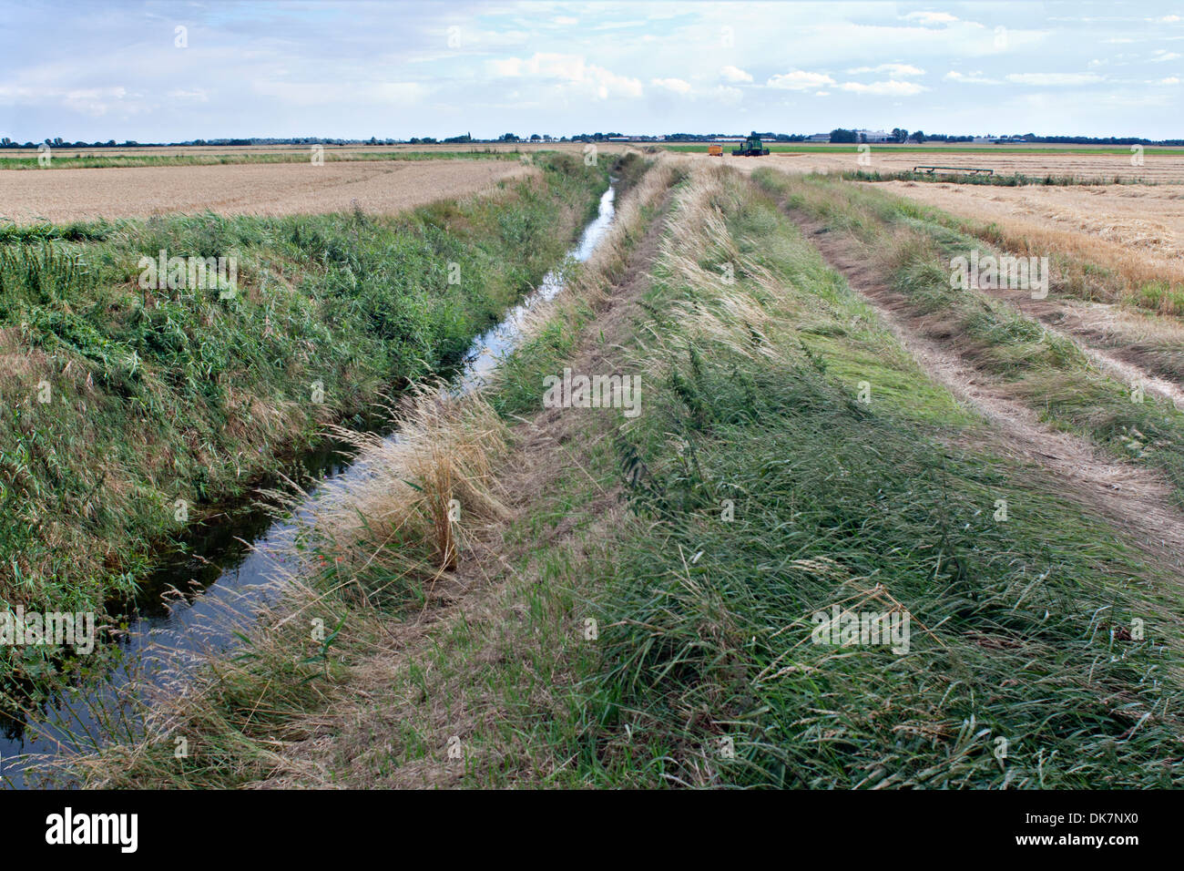 Drainage Ditch Stock Photos & Drainage Ditch Stock Images - Alamy