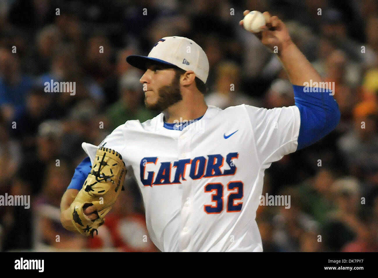 June 27, 2011 - Omaha, Nebraska, U.S - Steven Rodriguez (32) faced ...
