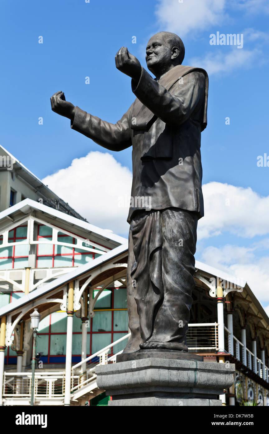 Professor Basdeo Bisssoondoyal Statue, Port Louis, Mauritius Stock ...