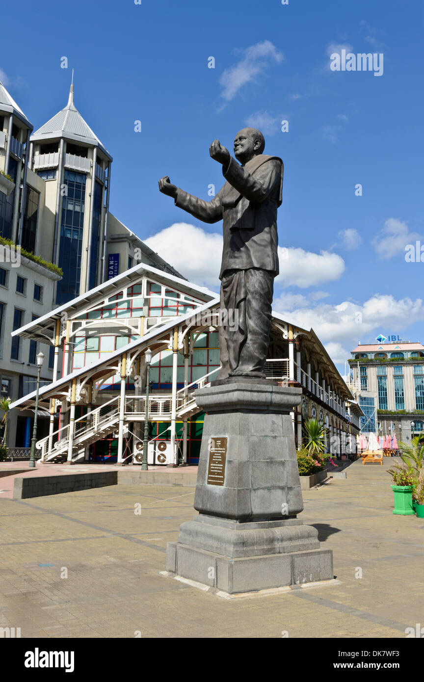 Professor Basdeo Bisssoondoyal Statue, Port Louis, Mauritius Stock ...