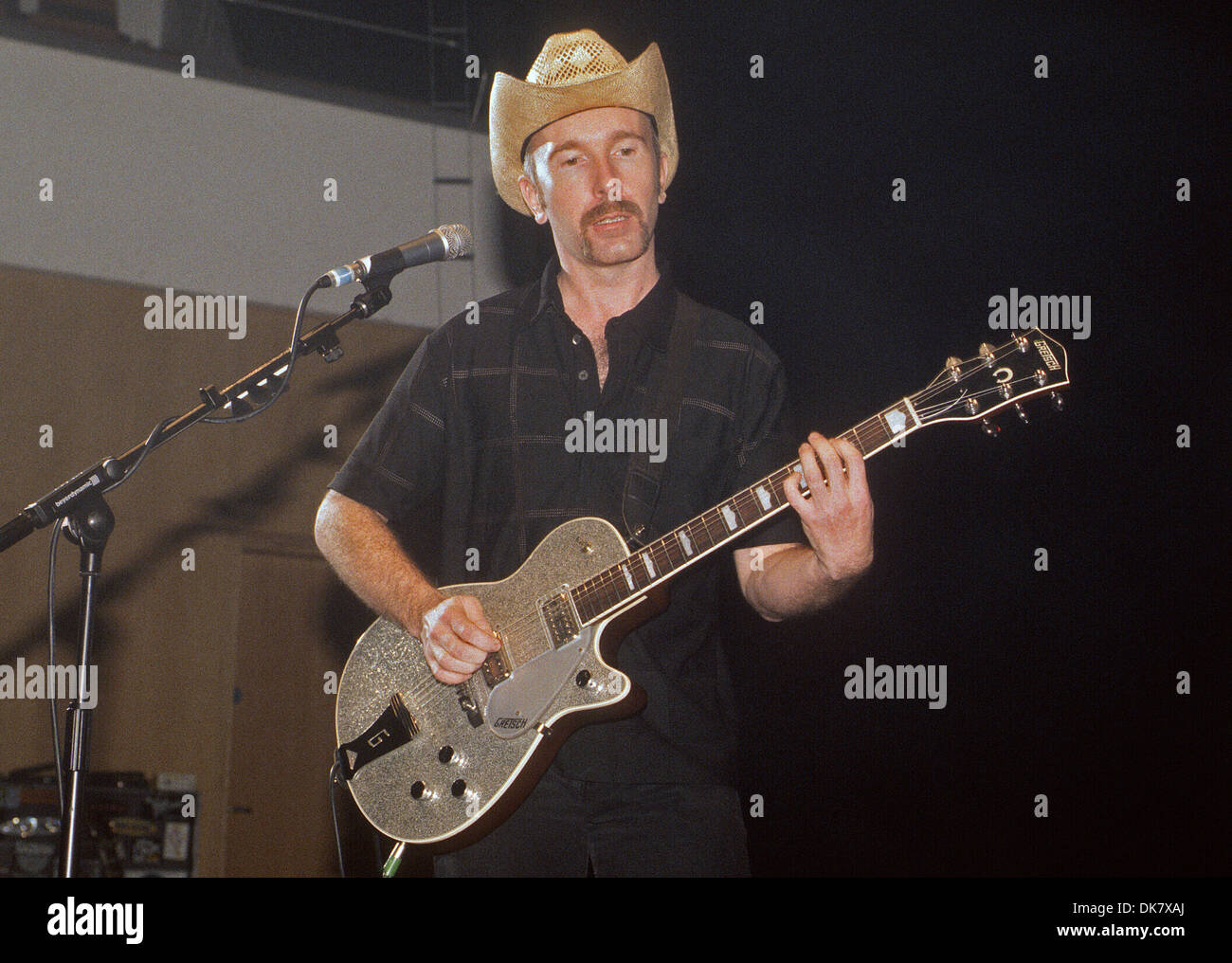 Lead guitarist of the Irish band U2, David Howell Evans......