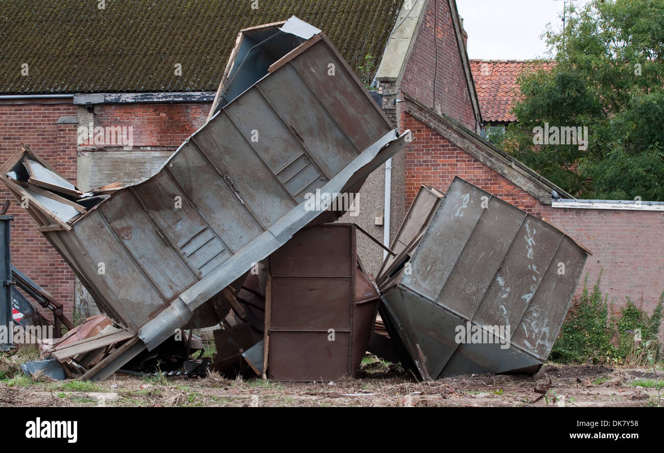 Wreck and destroy stuff hi-res stock photography and images - Alamy
