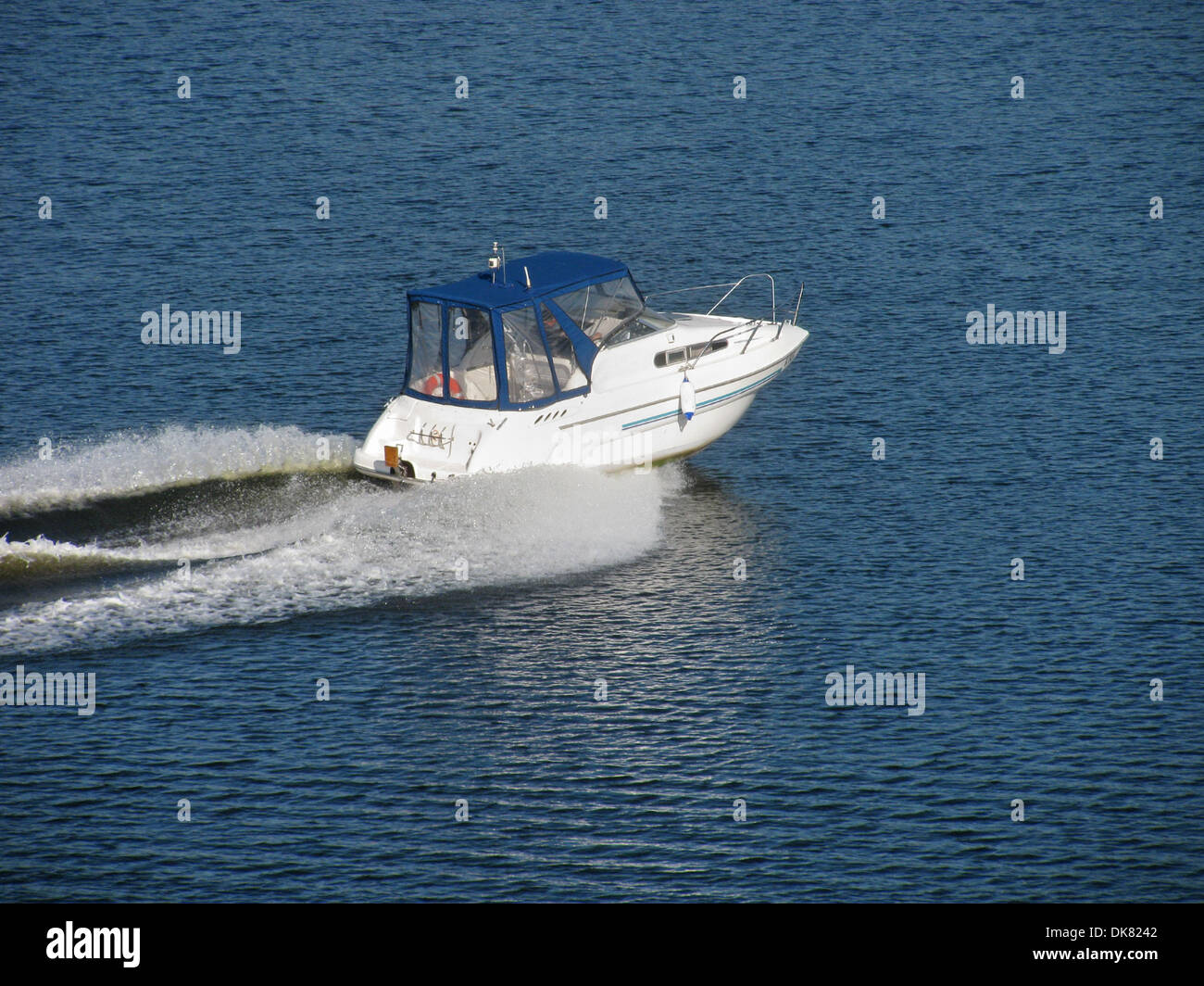 speed boat moving by river Stock Photo - Alamy speed boat moving by river Stock Photo - Alamy