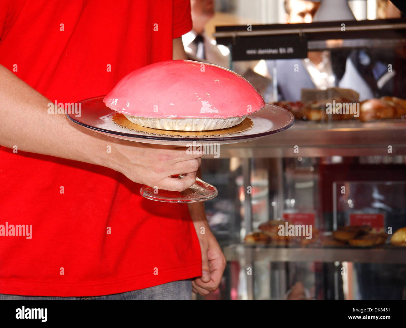 atmosphere 'Priscilla Queen Of Desert' Priscilla Pink Pie Face Pie ...