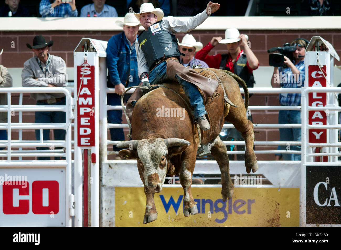 Bull rider at calgary stampede hi-res stock photography and images - Alamy