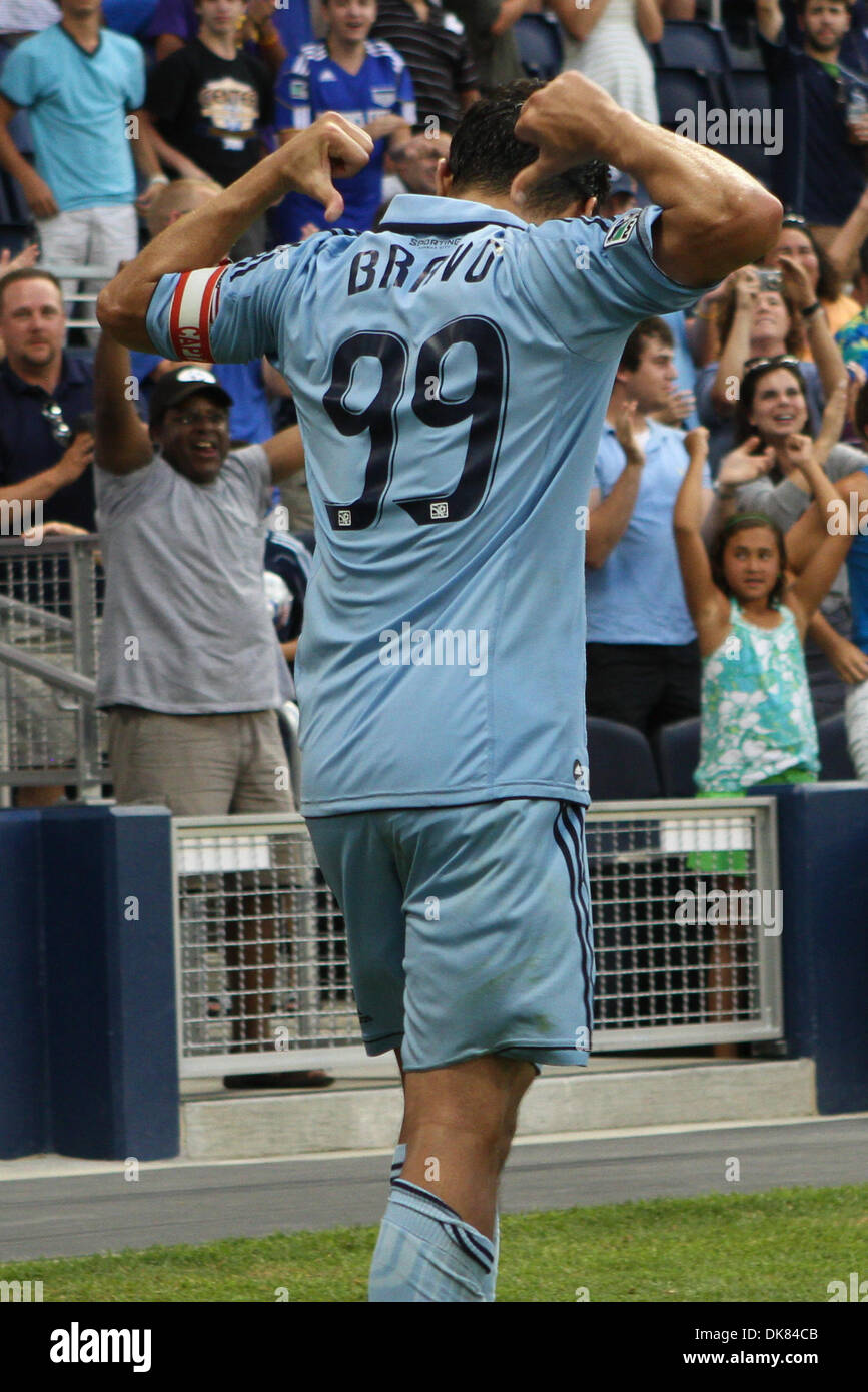 July 9, 2011 - Kansas City, Kansas, U.S - Sporting KC forward Omar ...