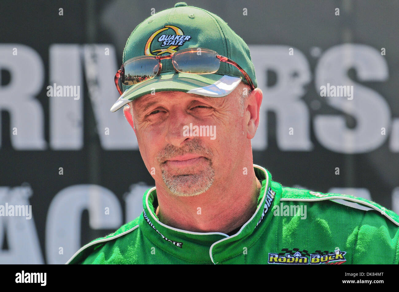 Canada robin hi-res stock photography and images - Alamy