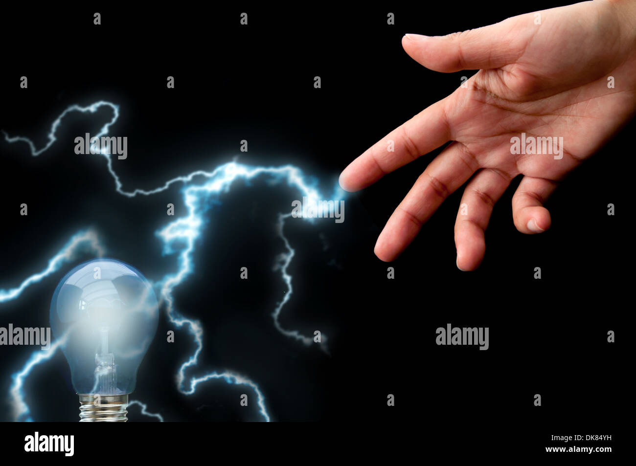 Lightening bolt passing through a light bulb Stock Photo - Alamy