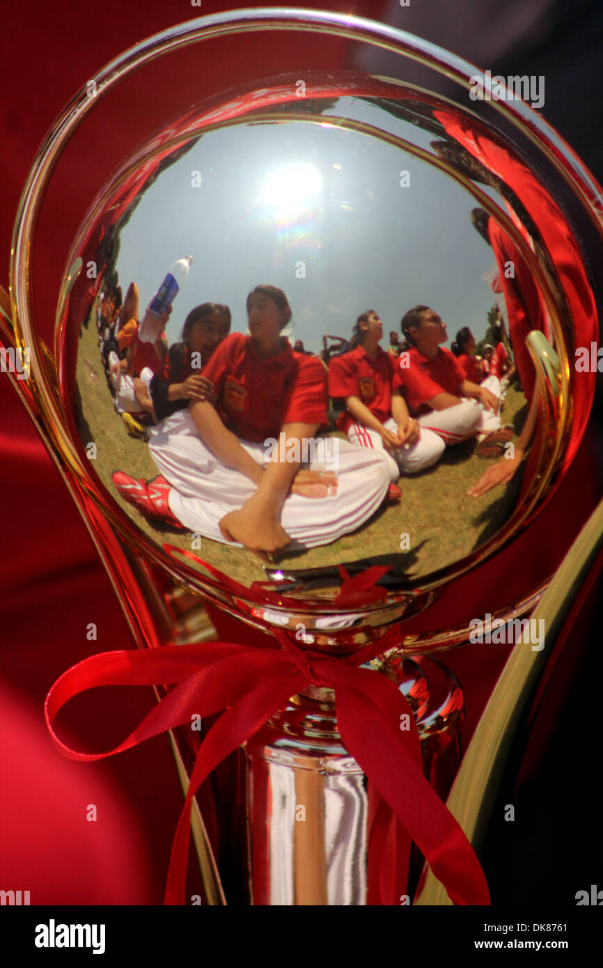 Jul 11, 2011 - Srinagar, Kashmir, India - Kashmiri muslim School girls ...