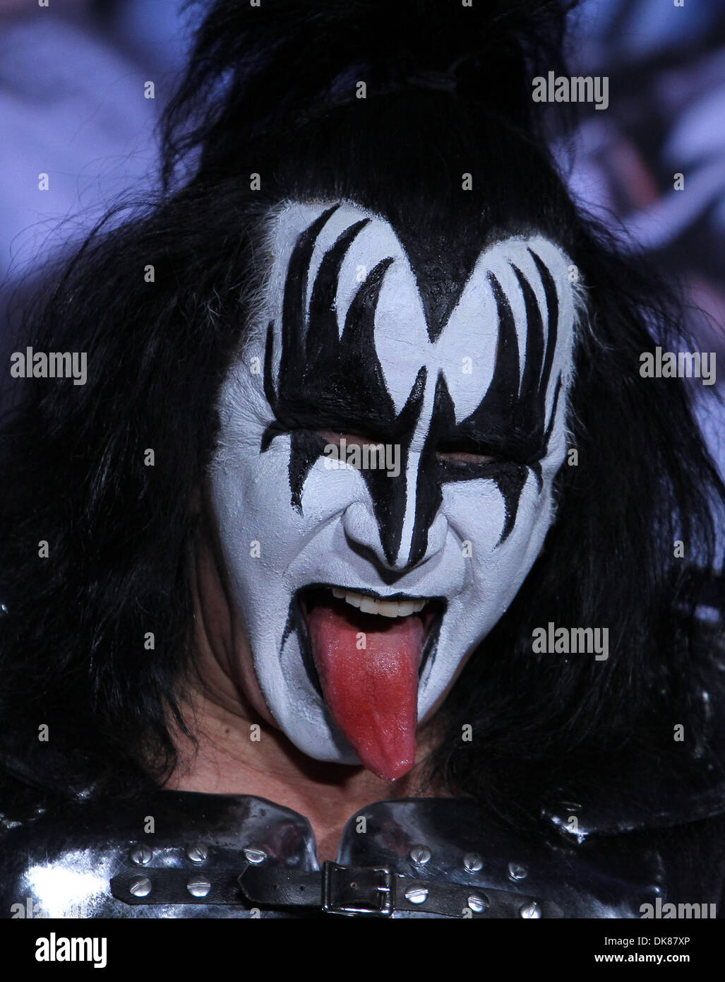 Gene Simmons Motley Crue And KISS Announce Their Co-Headlining Tour Los ...