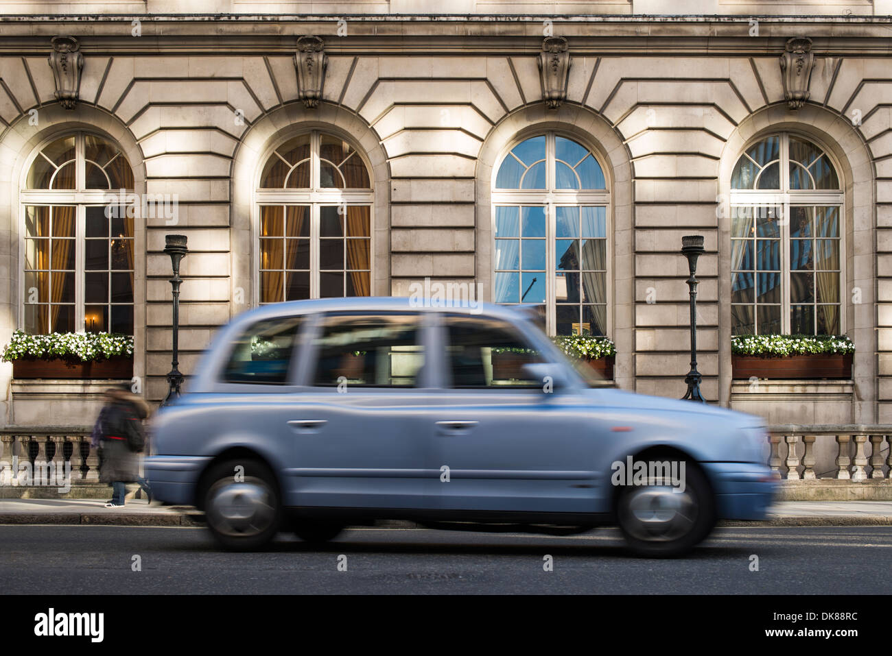 Vintage london cab hi-res stock photography and images - Alamy