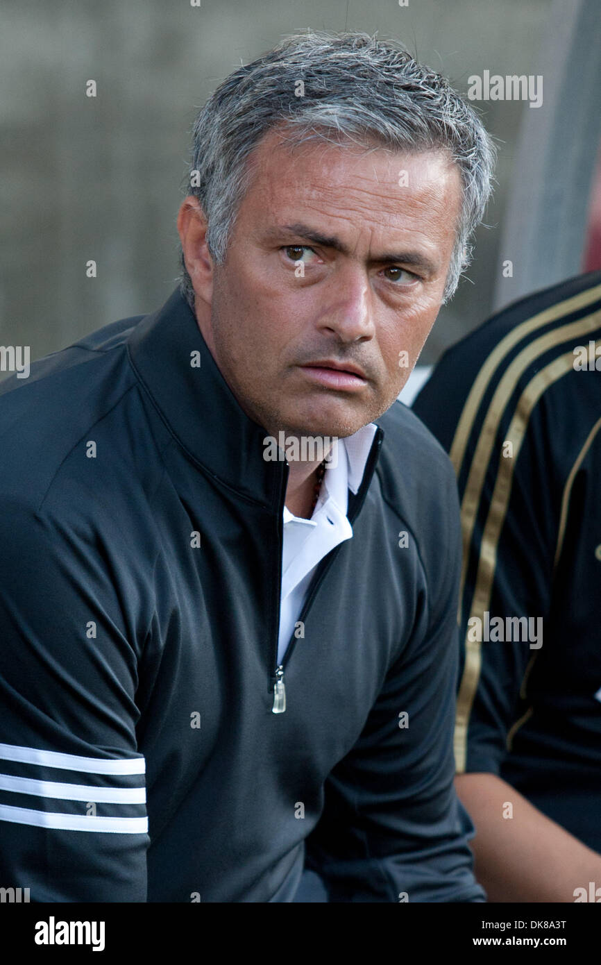 Real madrid manager jose mourinho hi-res stock photography and images ...