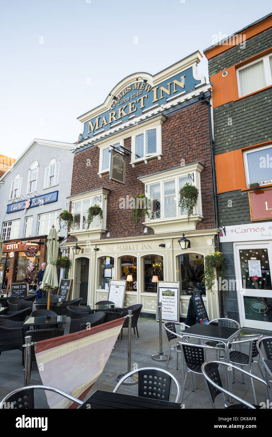 Salisbury market square hi-res stock photography and images - Alamy