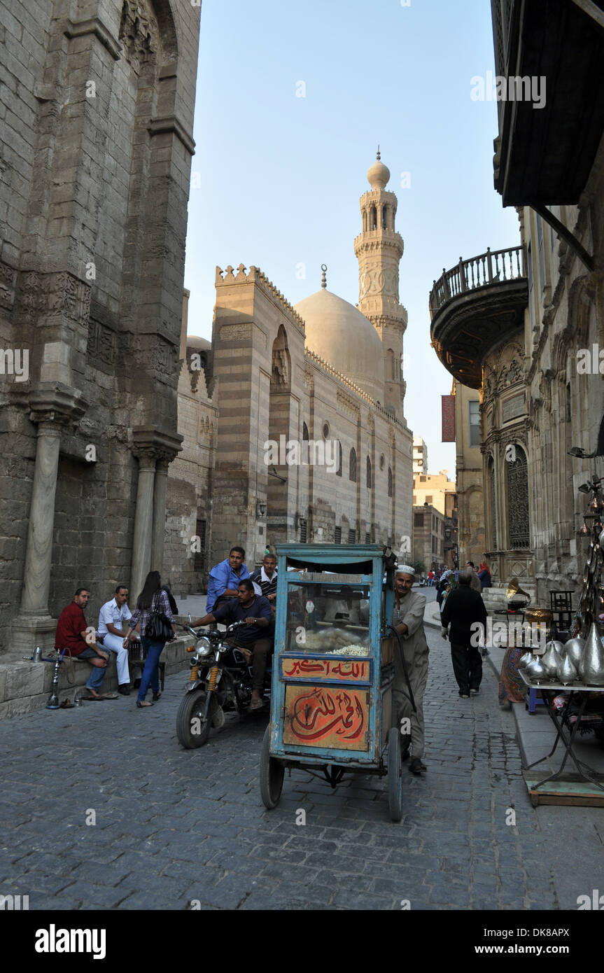 Food carts in cairo hi-res stock photography and images - Alamy