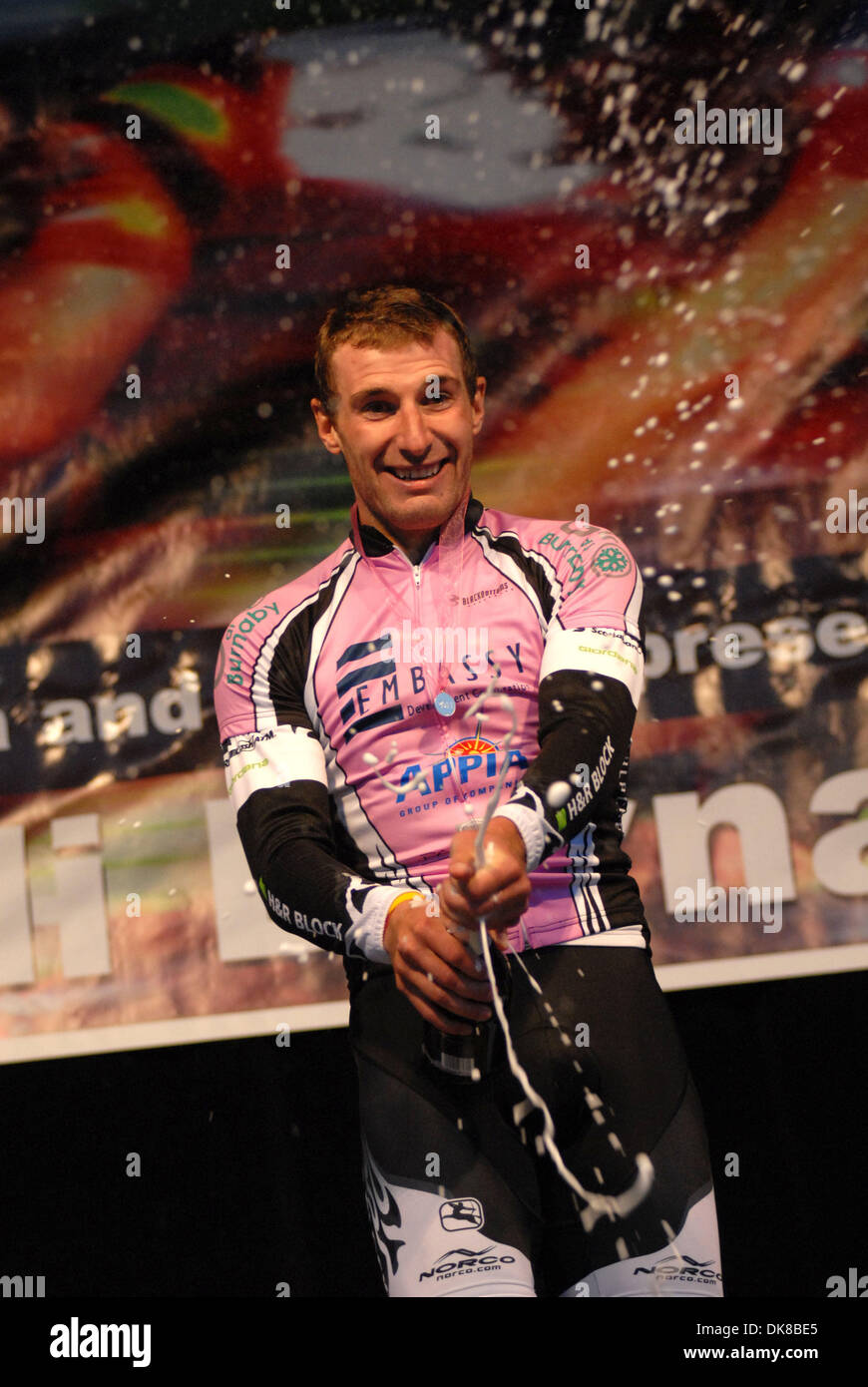 H&r block hi-res stock photography and images - Alamy