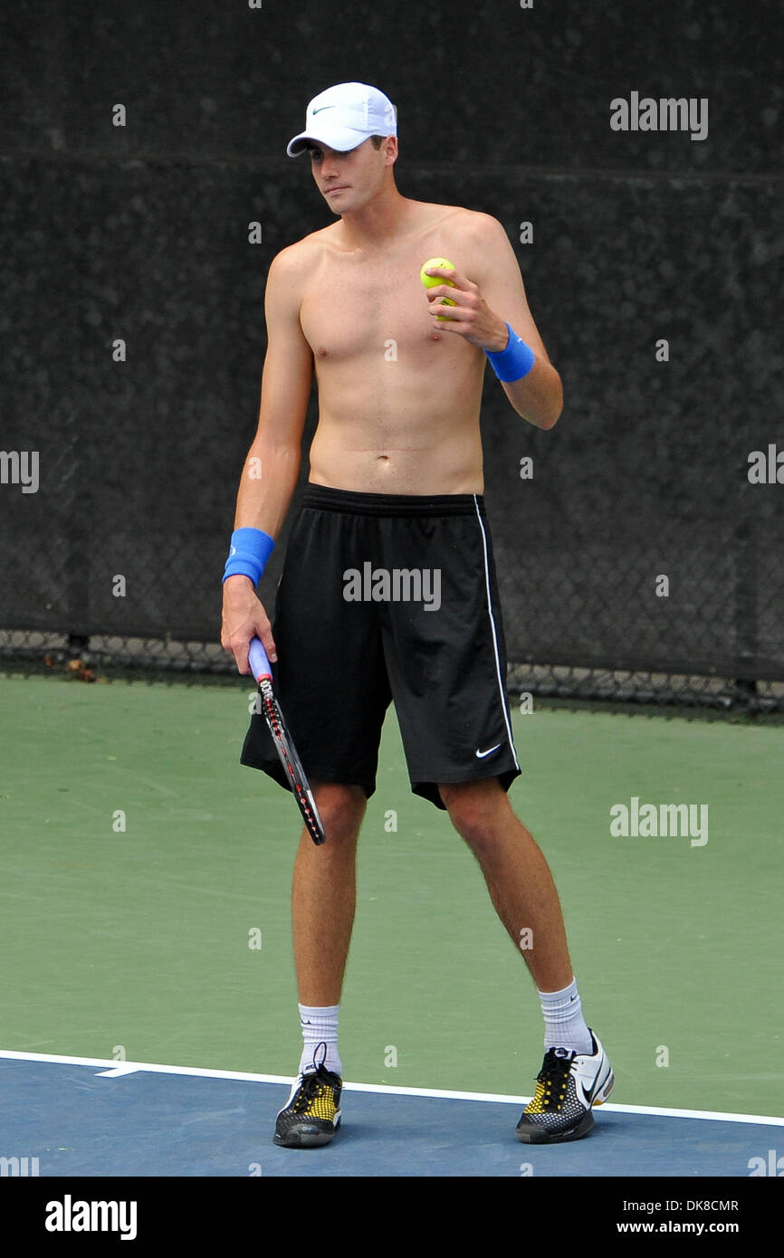 John isner practice hi-res stock photography and images - Alamy