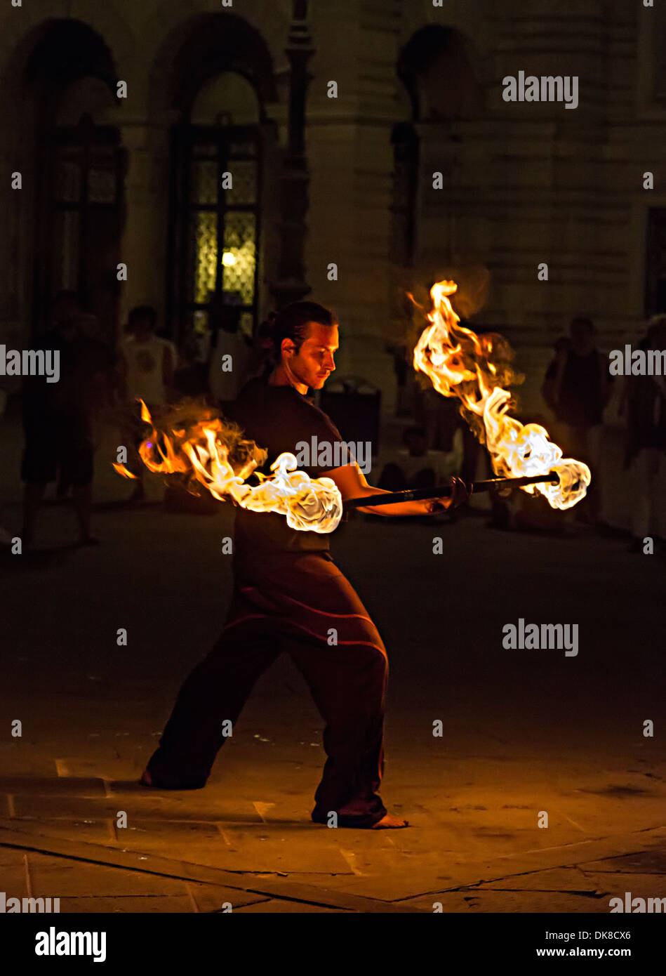 Juggler hi-res stock photography and images - Alamy