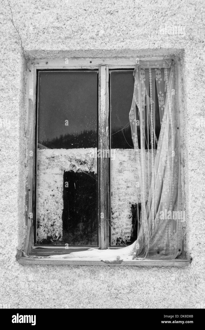 Old curtain hi-res stock photography and images - Alamy