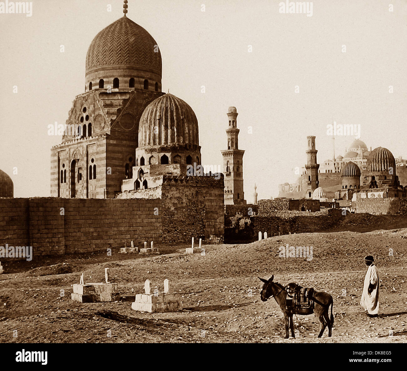 Victorian tombs hi-res stock photography and images - Alamy
