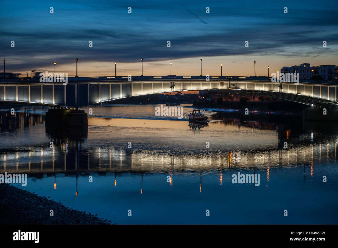 Wandsworth bridge hi-res stock photography and images - Alamy