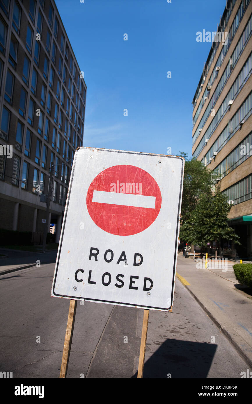 Toronto road sign hi-res stock photography and images - Alamy