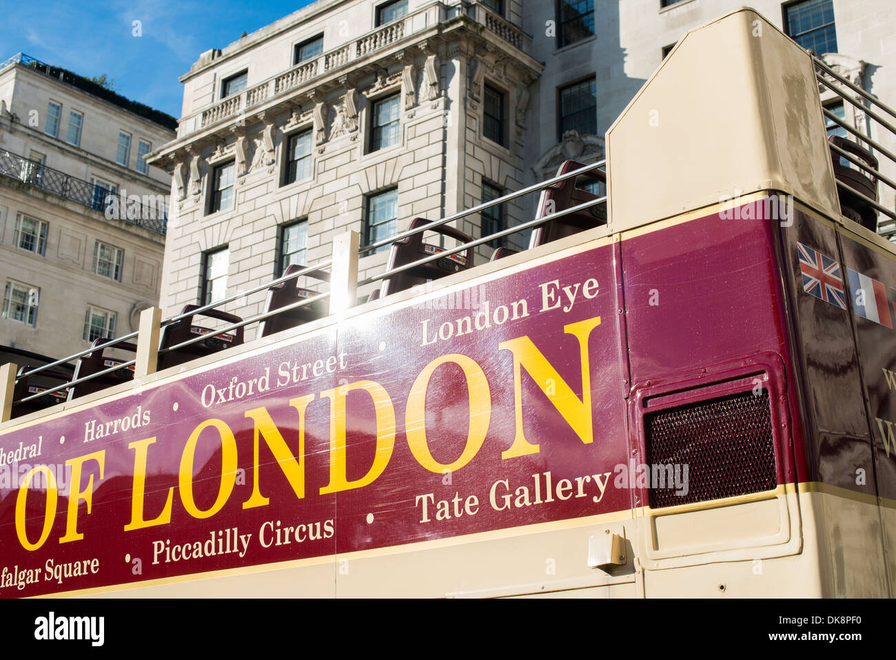 Open top bus london hi-res stock photography and images - Alamy