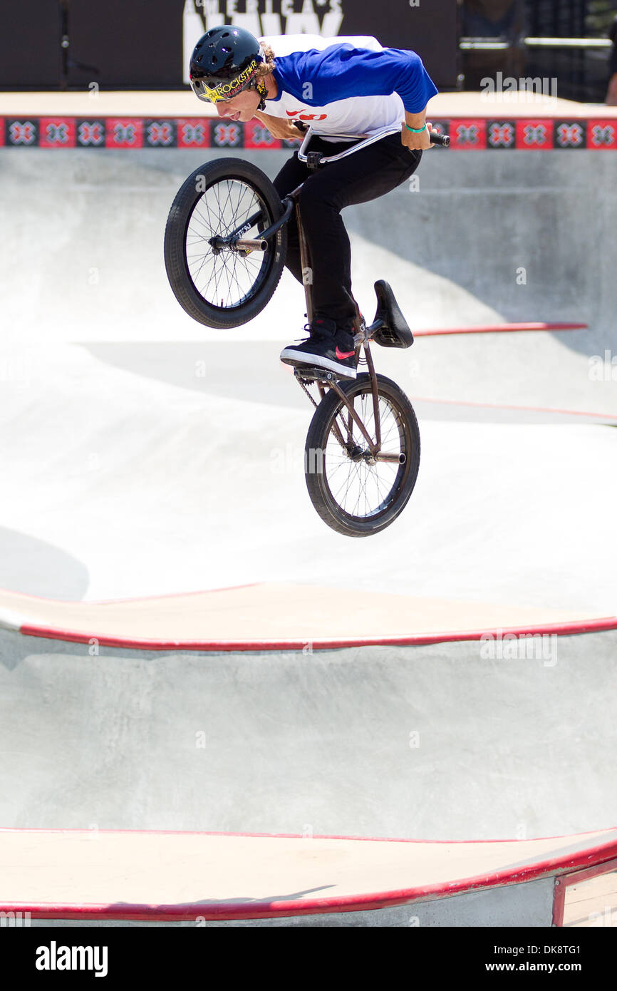 July 30, 2011 - Los Angeles, California, U.S - Dennis Enarson competes ...