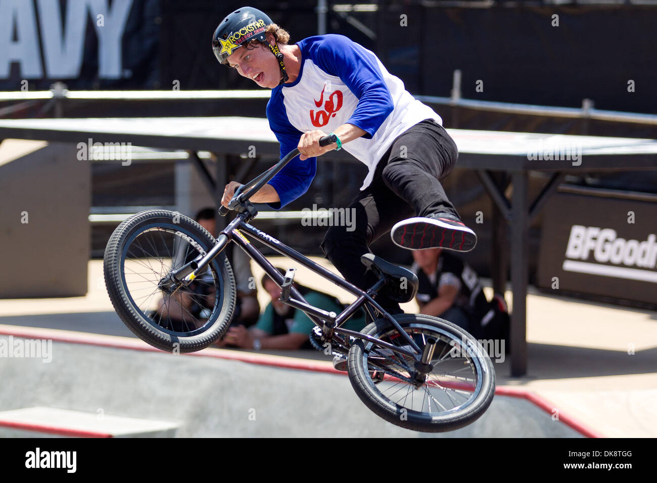 July 30, 2011 - Los Angeles, California, U.S - Dennis Enarson competes ...
