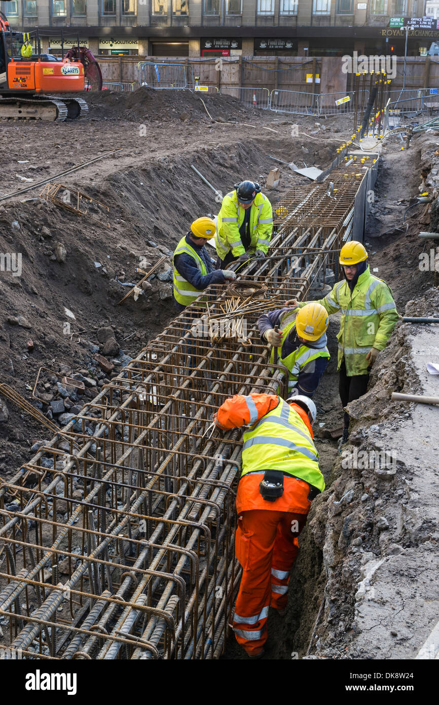 Builders workmen building construction site hi-res stock photography ...