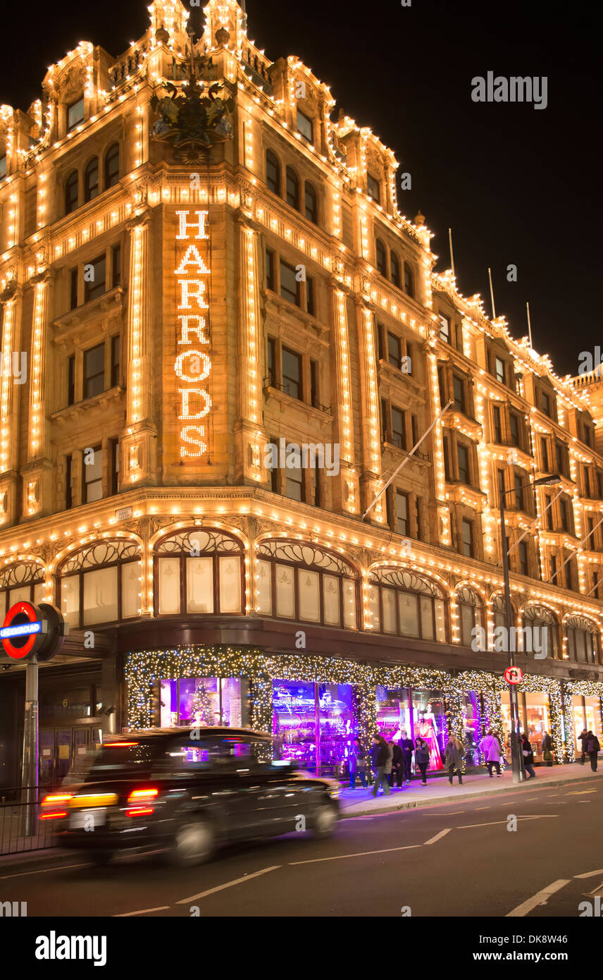 Harrods shop front hi-res stock photography and images - Alamy