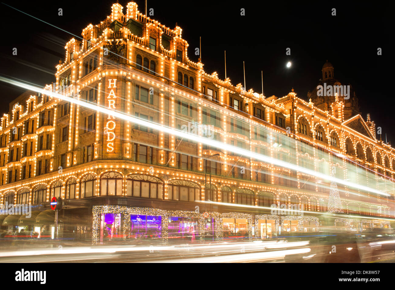Harrods facade hi-res stock photography and images - Alamy