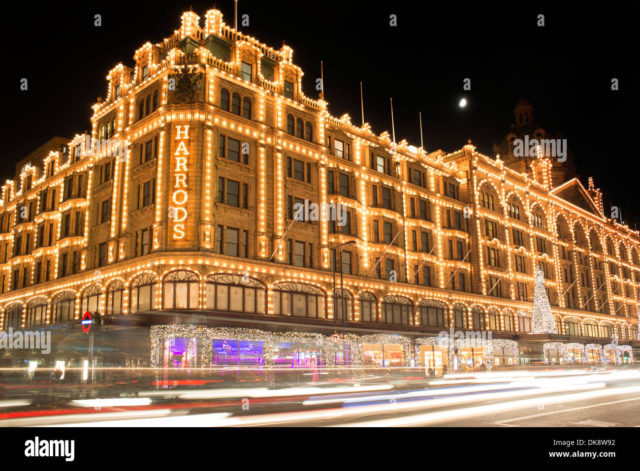 Harrods facade hi-res stock photography and images - Alamy