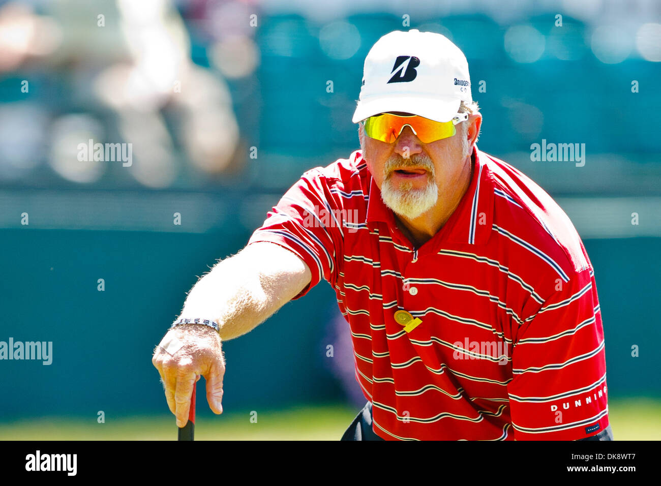 July 31, 2011 - Toledo, Ohio, U.S - Damon Green lines up his putt on ...