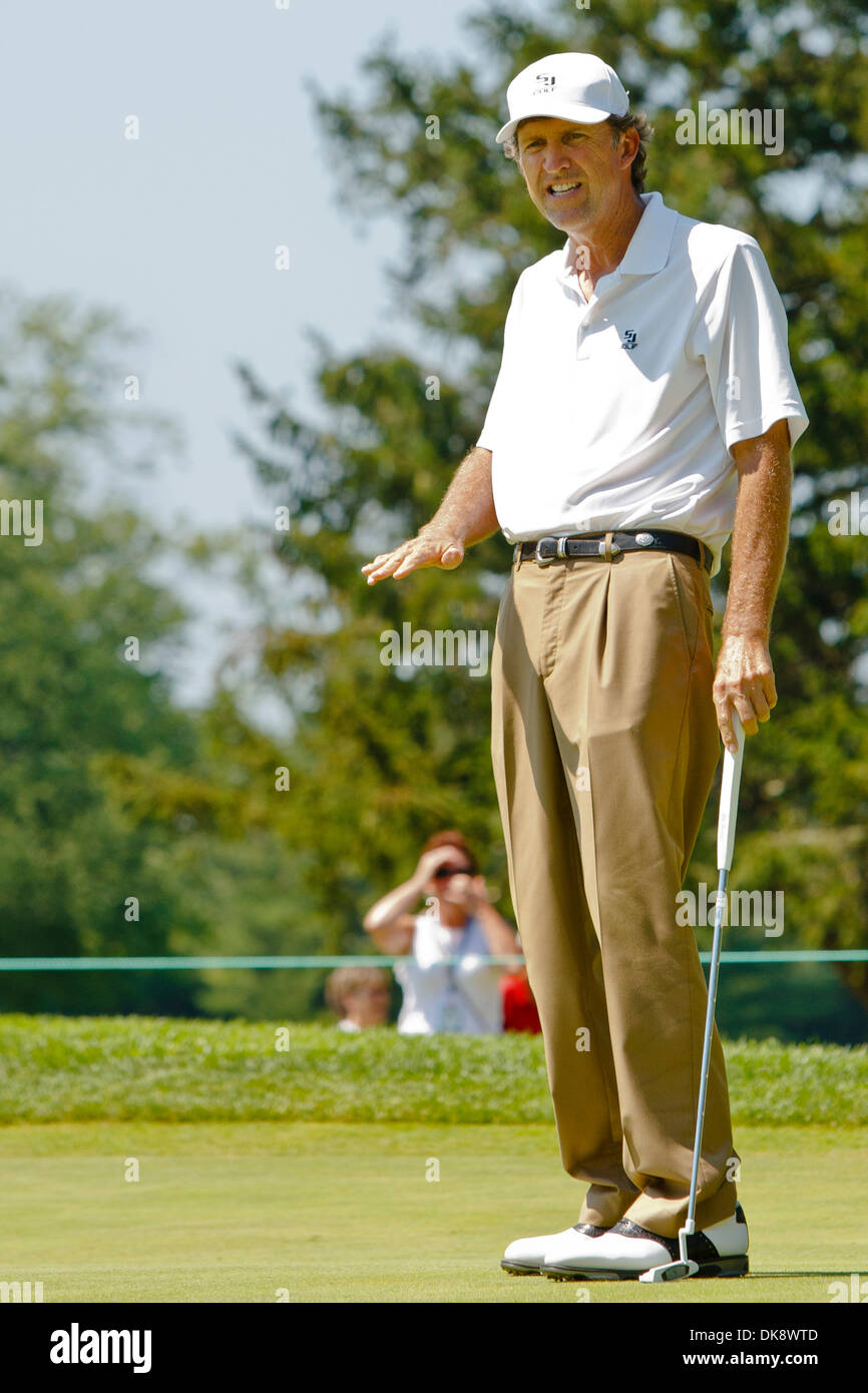 July 31, 2011 - Toledo, Ohio, U.S - Steve Jones tries to coax his ball ...