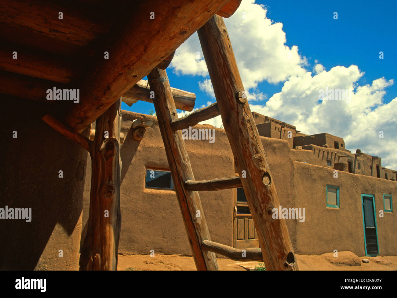 Pueblo ladder hi-res stock photography and images - Alamy