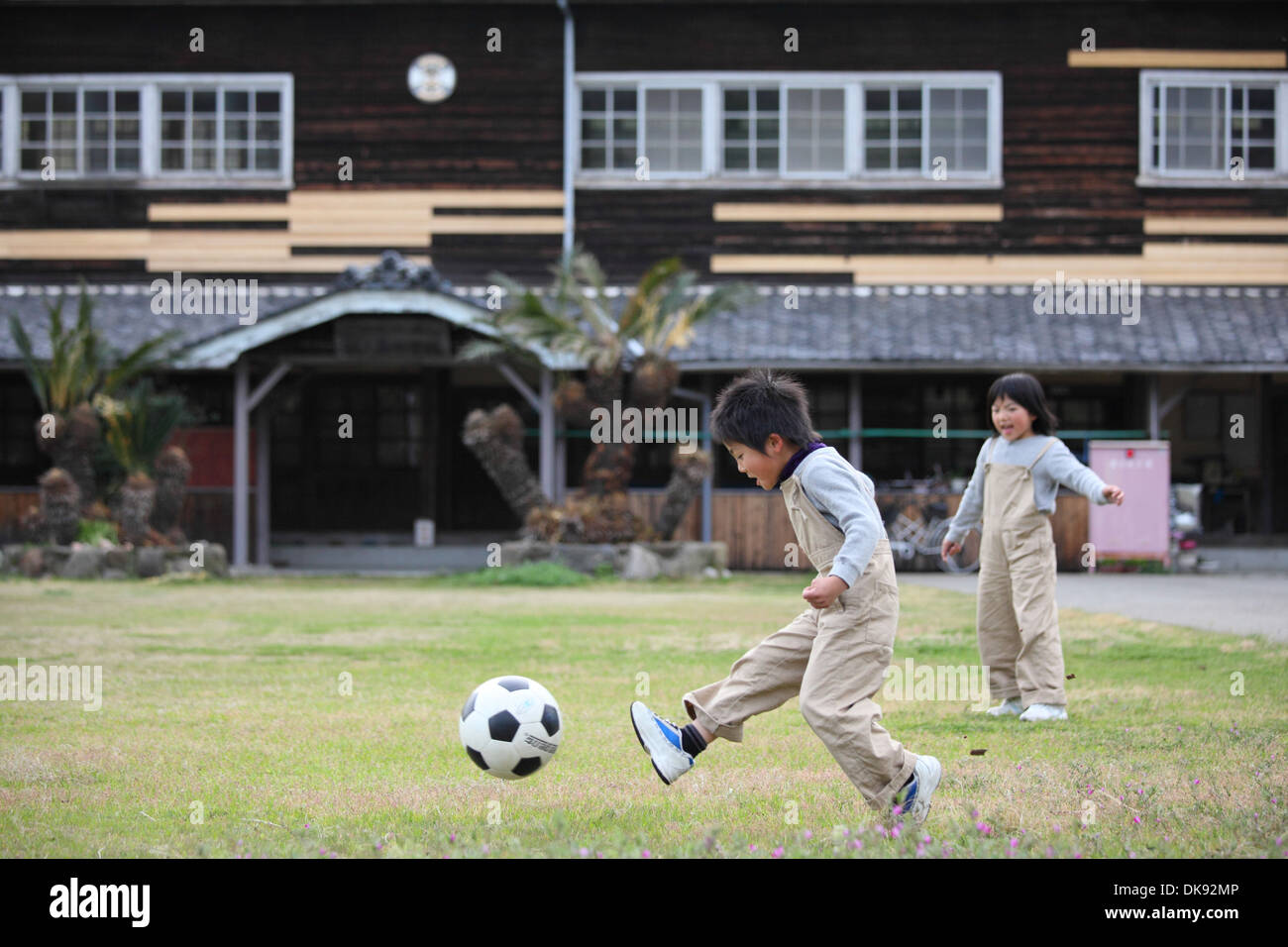 Countryside school building window hi-res stock photography and images ...