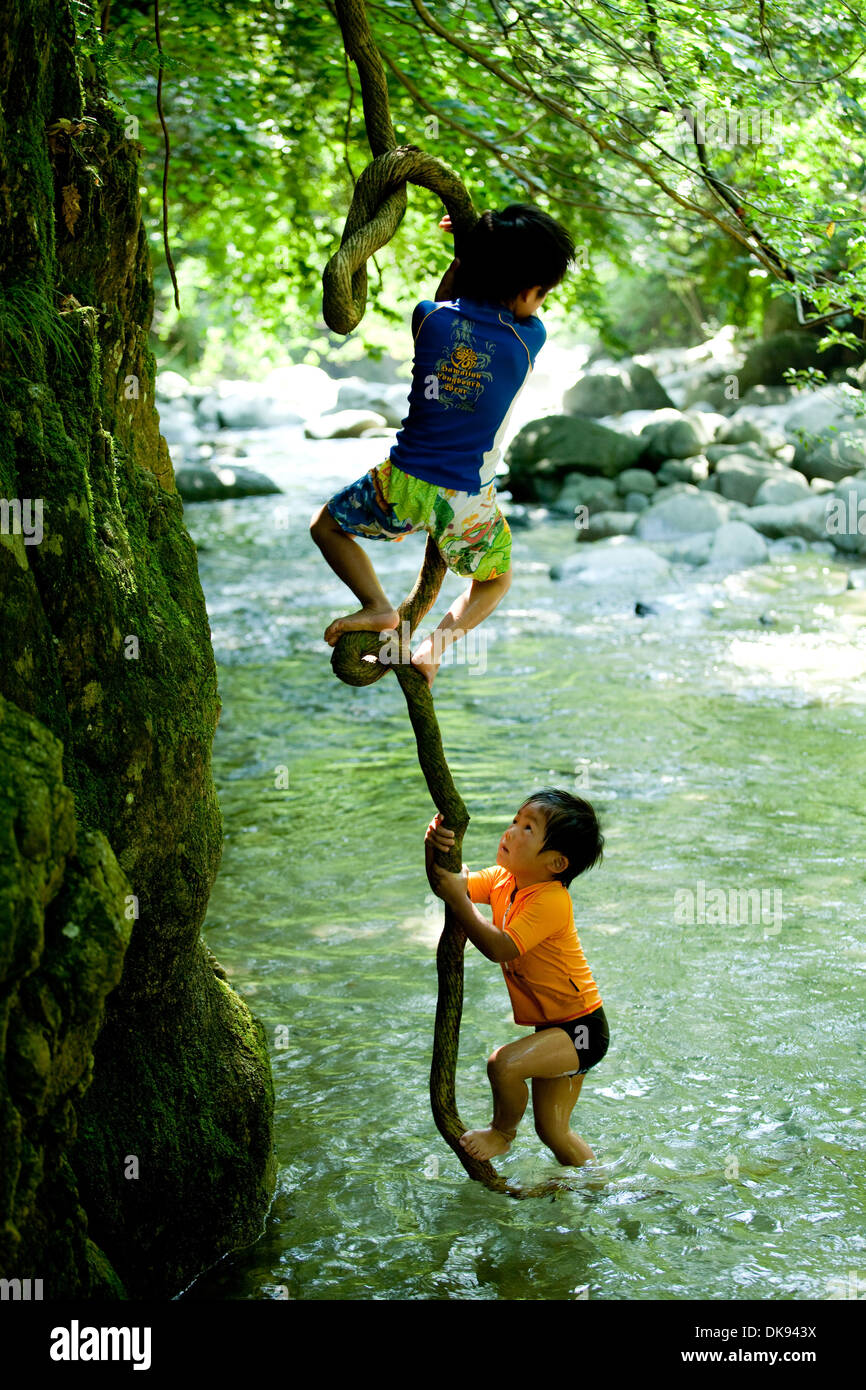 Japanese kids in the countryside Stock Photo - Alamy