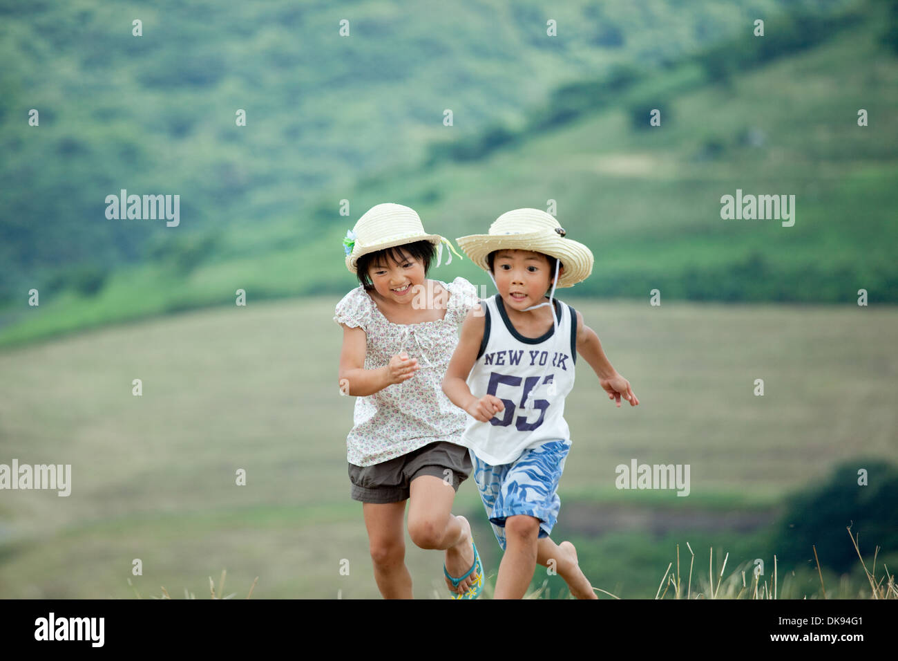 Japanese kids in the countryside Stock Photo - Alamy
