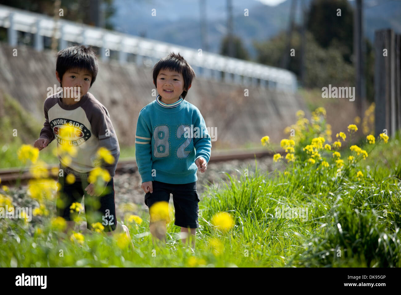 Japanese kids in the countryside Stock Photo - Alamy